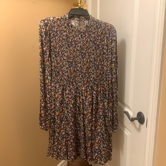 Gianni Bini | Dresses | Lnc Gianni Bini Long Sleeved Smocked Bodice ...